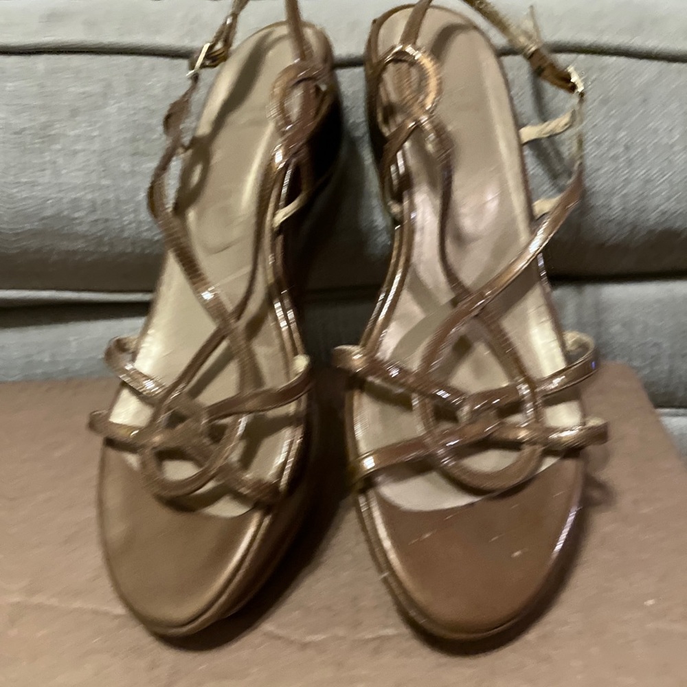 Stuart Weitzman Gold Slingback Strappy Sandals Size 7… - Gem